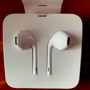 Apple | Accessories | Wired Apple Earpods | Poshmark